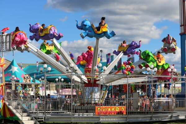 Flying Elephants • Talley Amusements