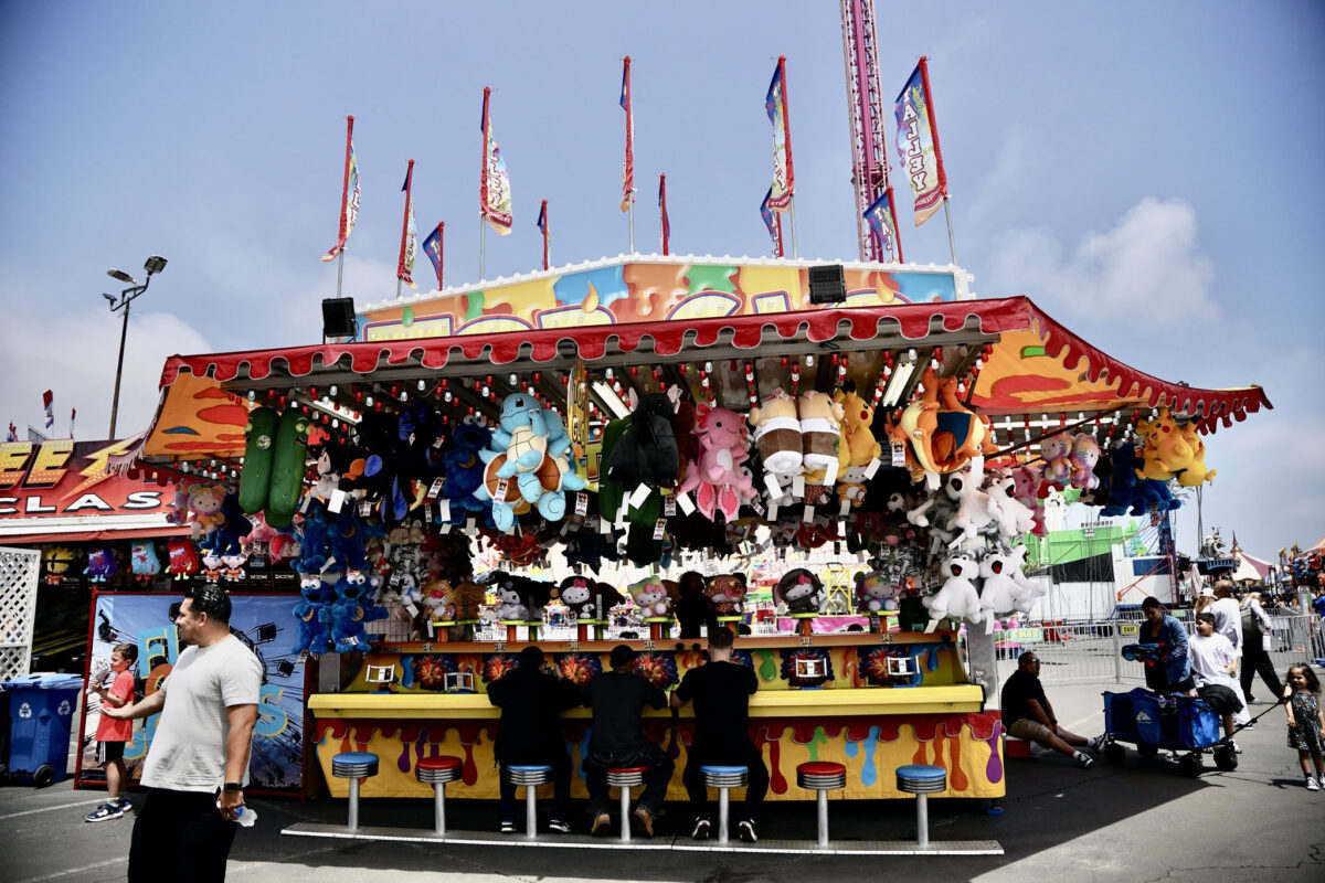 Top Glo Glow-In-The-Dark Water Race • Talley Amusements